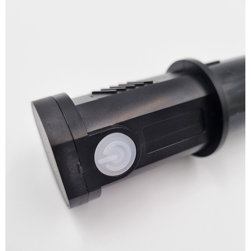 Automatic plunger for suction cup