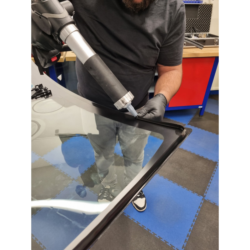 F1FC windshield bonding - ULTRA-FAST - Primerless (Application without ...